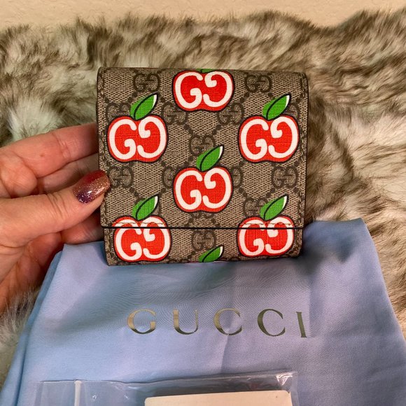 Gucci | Bags | Gucci Supreme Monogram Apple Walletcard Case | Poshmark